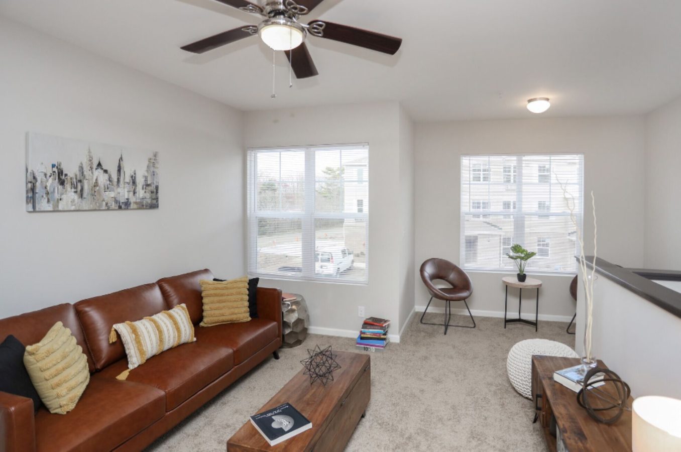 Apartment Amenities at Alpine Studios